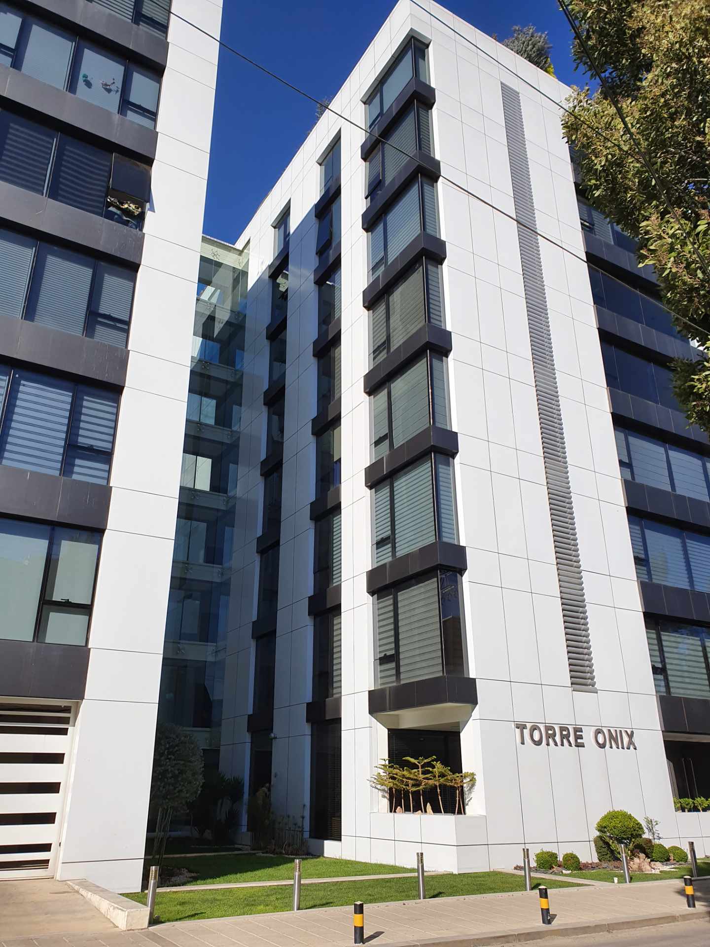 Calacoto calle 17 Edificio Torre Onix ( Amoblado de Lujo) | UltraCasas.com $us 1,300 [UC-593393]